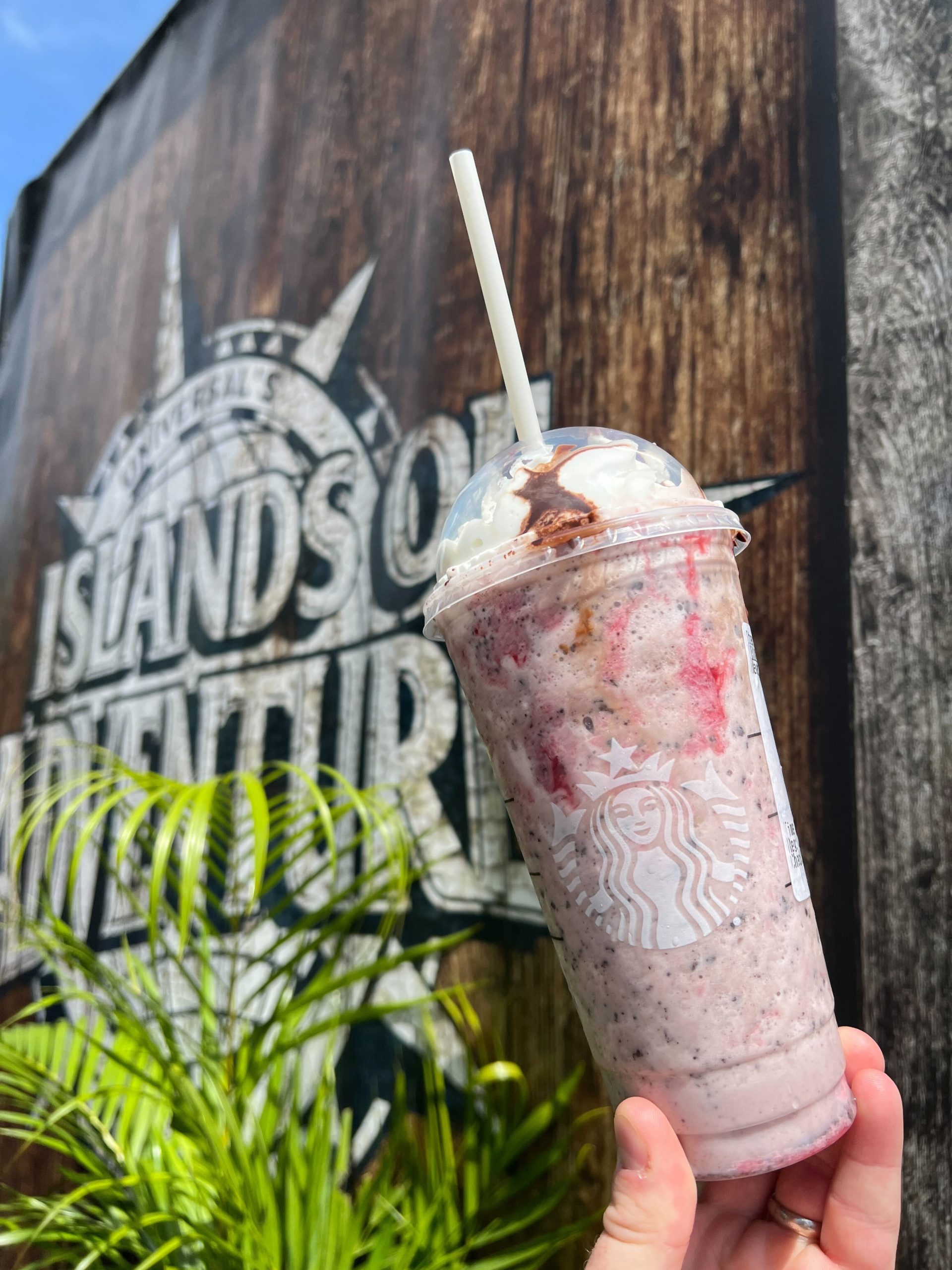 We Tried the New AP Exclusive Starbucks Banana Split Frappuccino at ...