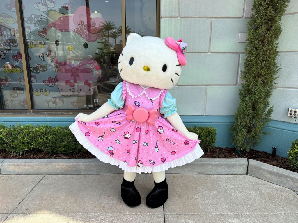 Strike a Pose with Your Favorite Universal Characters Today ...