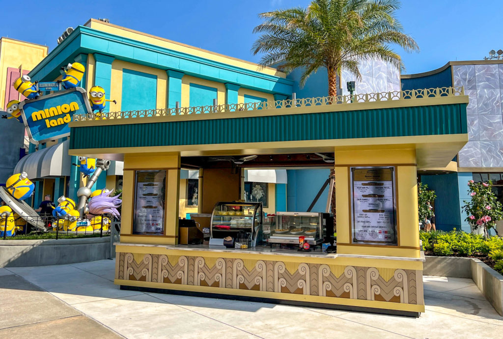 We Tried 4 NEW Unique Snacks Now Available at Universal Studios Florida ...