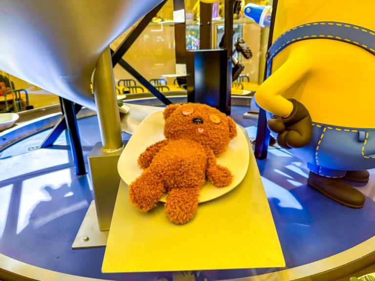 PHOTOS: See Inside the NEW Minion Cafe at Universal Orlando ...