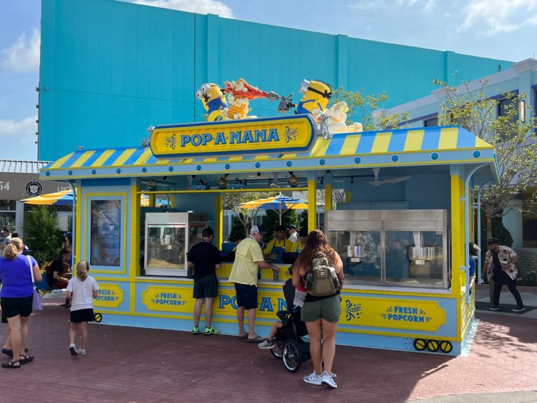 The Construction Walls Are Down - Let's Take a Look at Minion Land ...