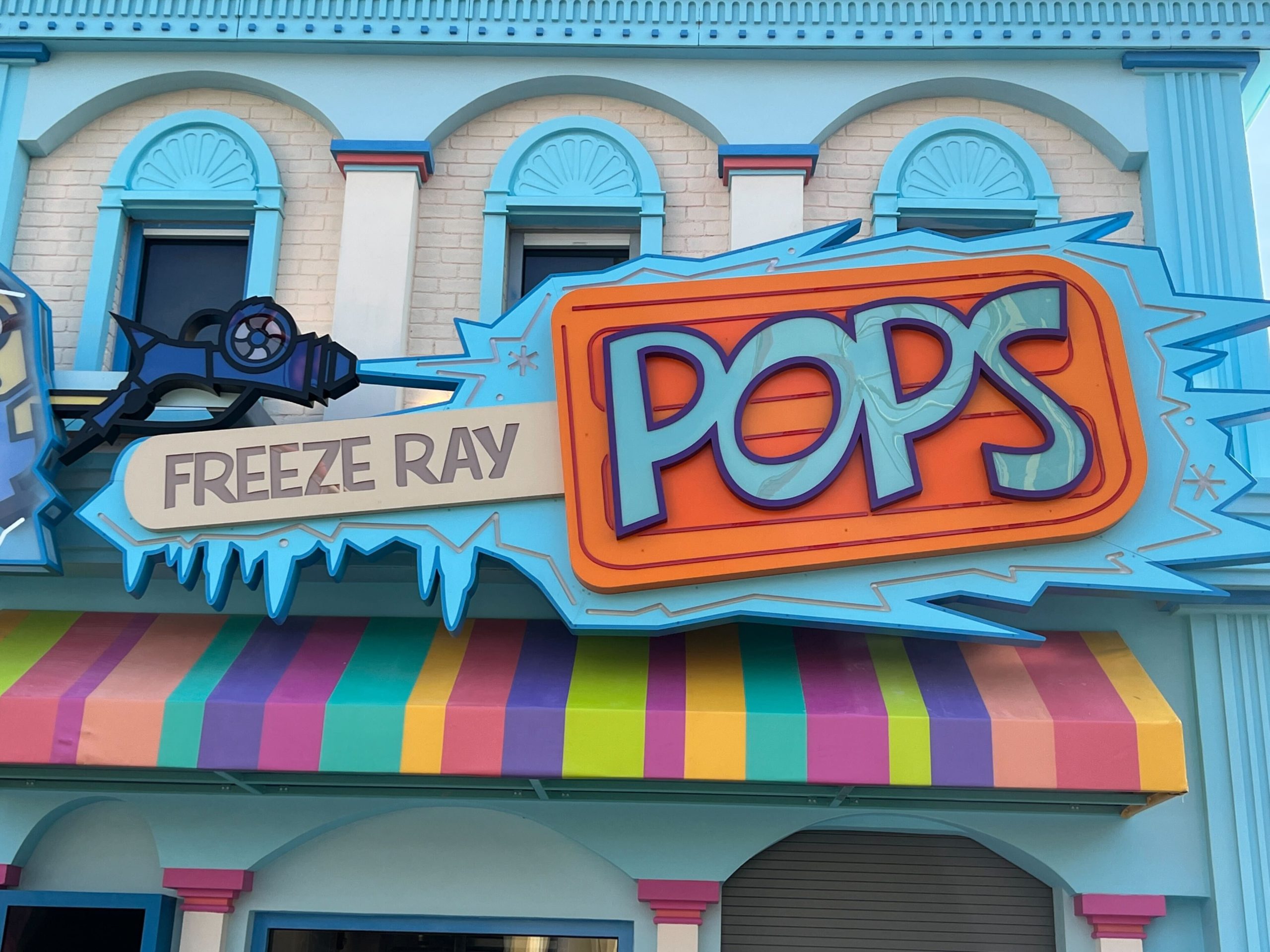 The Construction Walls Are Down - Let's Take a Look at Minion Land ...