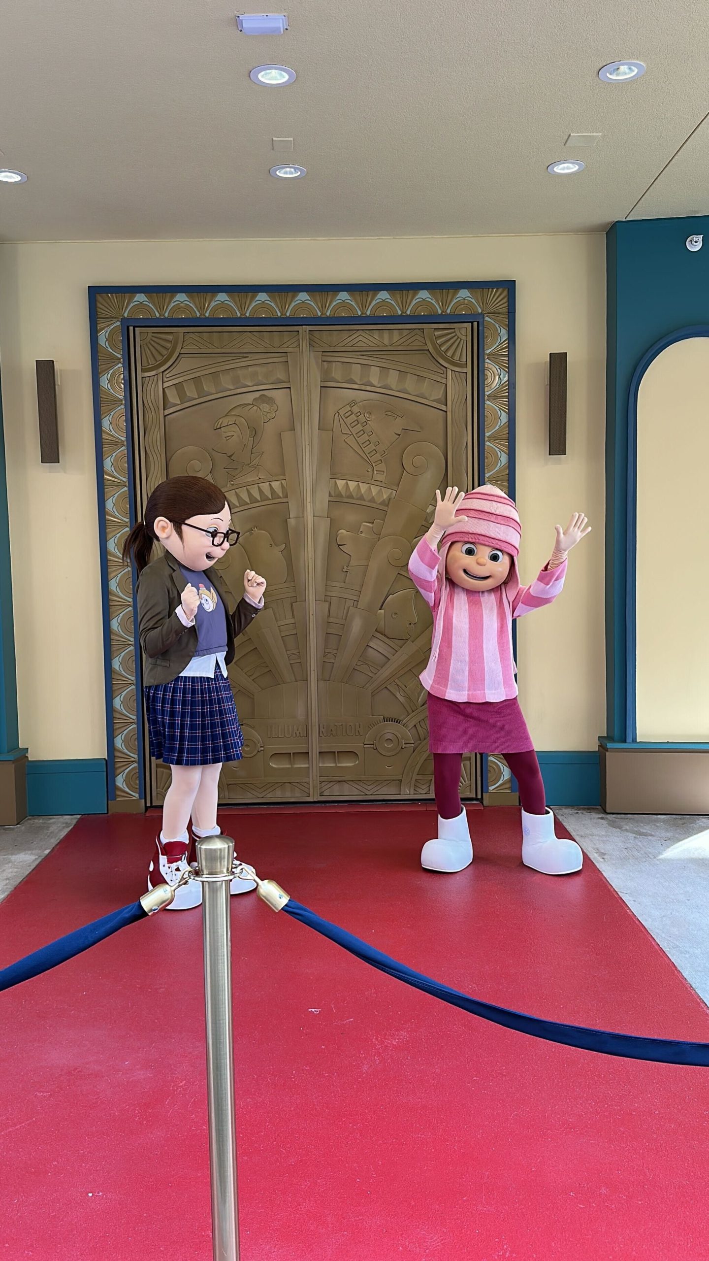 Gru's Girls Margo and Edith Turn Up to Greet Guests at Minion Land ...