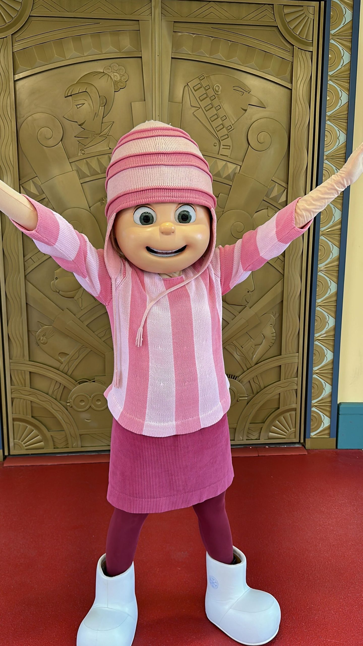 Gru's Girls Margo and Edith Turn Up to Greet Guests at Minion Land ...