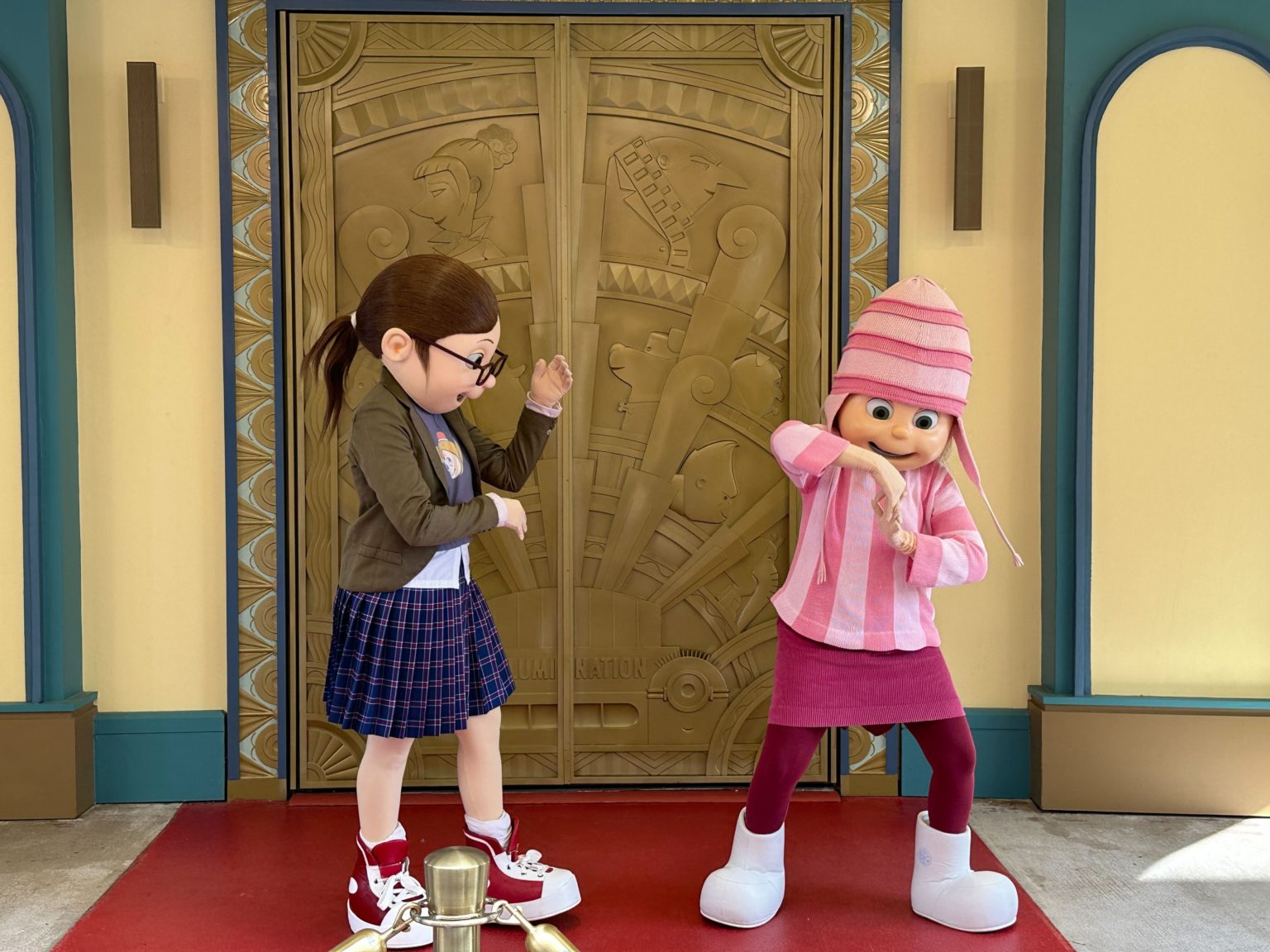 Gru's Girls Margo and Edith Turn Up to Greet Guests at Minion Land ...