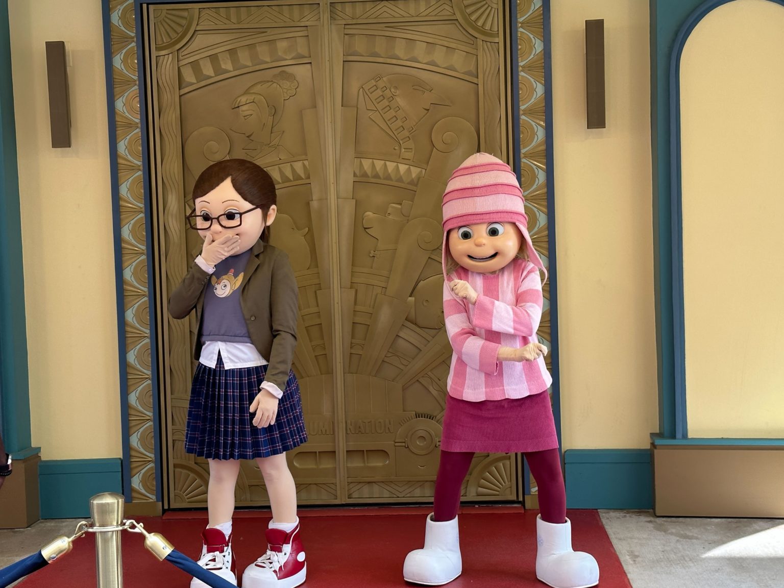 Gru's Girls Margo and Edith Turn Up to Greet Guests at Minion Land ...