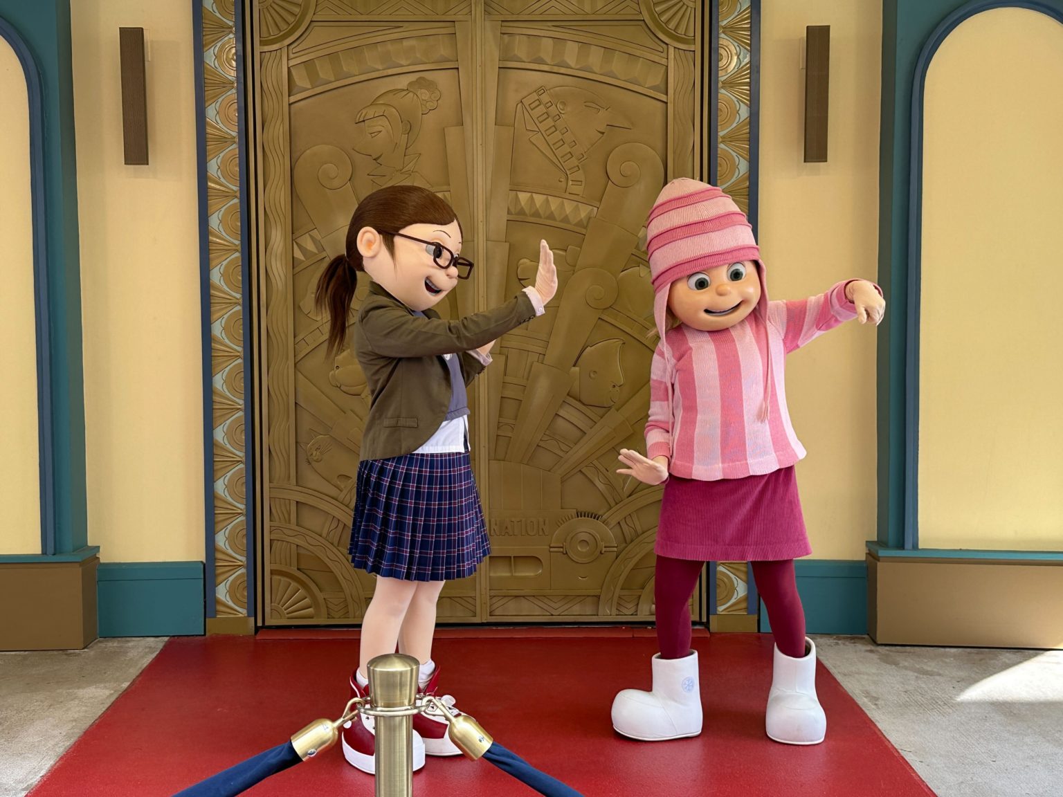 Gru's Girls Margo and Edith Turn Up to Greet Guests at Minion Land ...