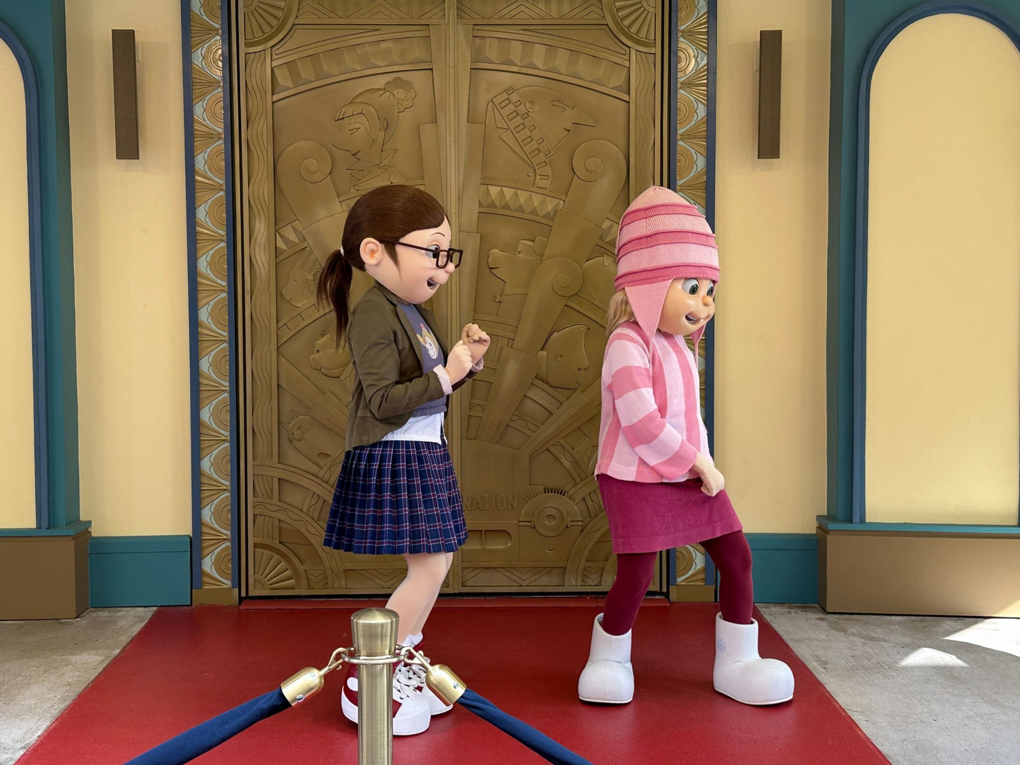 Gru's Girls Margo and Edith Turn Up to Greet Guests at Minion Land ...