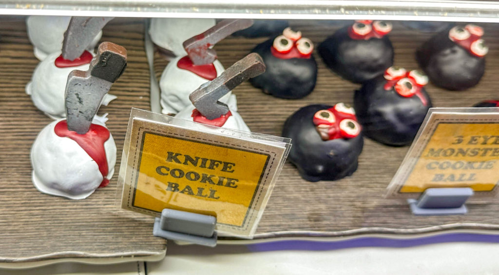 We Tried Two Universal Halloween Horror Nights Tribute Store Treats ...