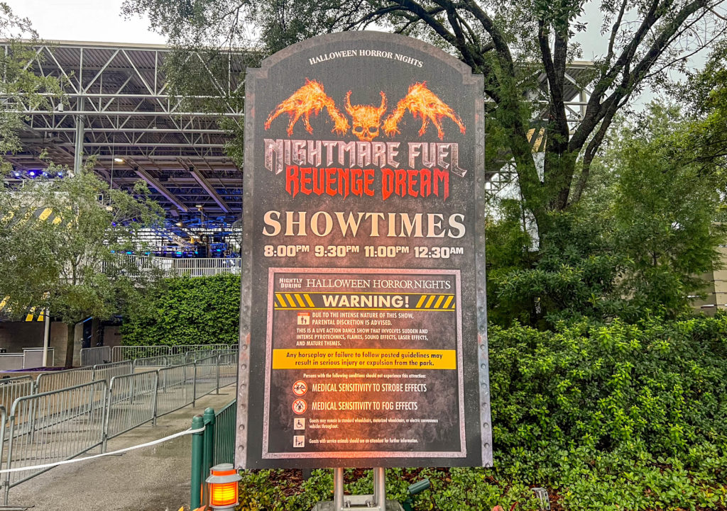 We're LIVE From the First Night of Universal's 32nd Halloween Horror ...