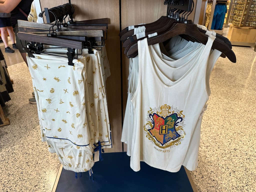 Snuggle Up in NEW Harry Potter Pajamas from Universal Orlando ...