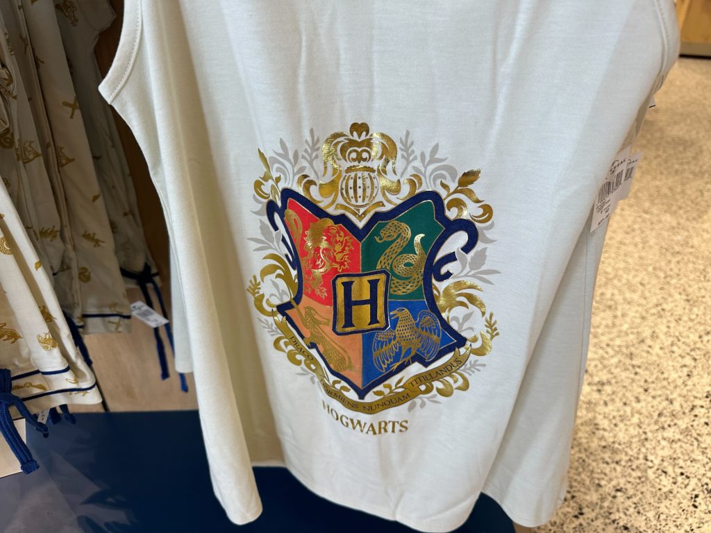 Snuggle Up in NEW Harry Potter Pajamas from Universal Orlando ...
