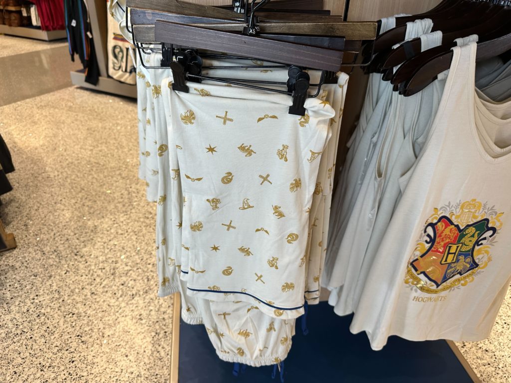 Snuggle Up in NEW Harry Potter Pajamas from Universal Orlando ...