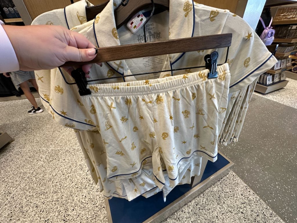 Snuggle Up in NEW Harry Potter Pajamas from Universal Orlando ...