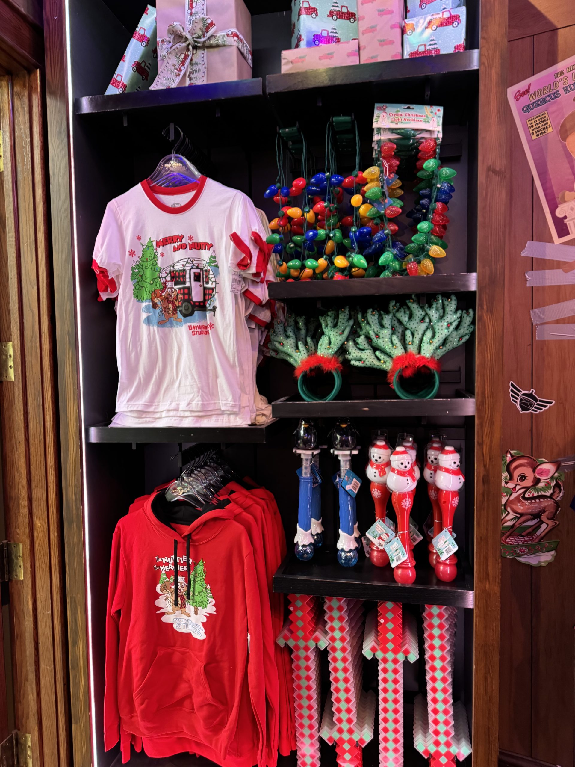 Photos: The Universal Orlando Holiday Tribute Store is OPEN ...